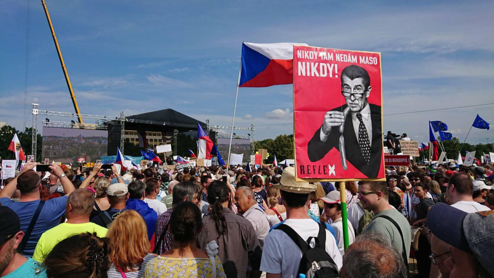 Že se protestovalo proti Babišovi jen v Praze? Ani nápad. Protesty byly ...