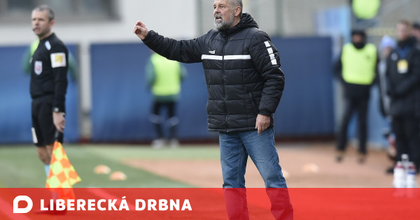 Chlapi prostě chtějí fotbal a pivo, už aby se hrálo, hlásí trenér ...