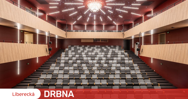 Stavbou roku v Libereckém kraji je Jiráskovo divadlo v České Lípě