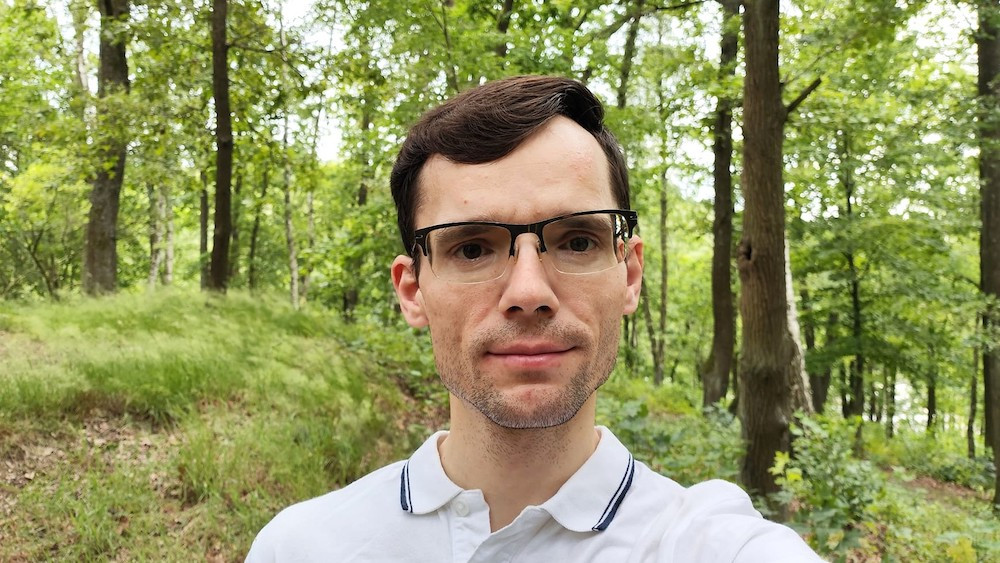 (NE)OBYČEJNÍ: Houby najde i na sídlišti, raději je fotí. Jím je ...