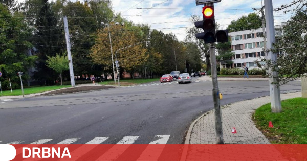 Řidič elektrokoloběžky srazil chlapce a od nehody ujel. Chlapce musel ...