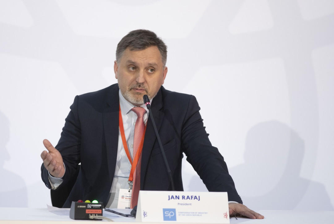 Jsem přesvědčený o tom, že se připravujeme o řadu investic tím, že ...