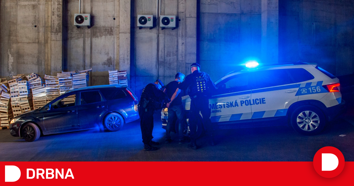 Strážníci v Liberci si pořídili skryté neprůstřelné vesty pro běžné ...