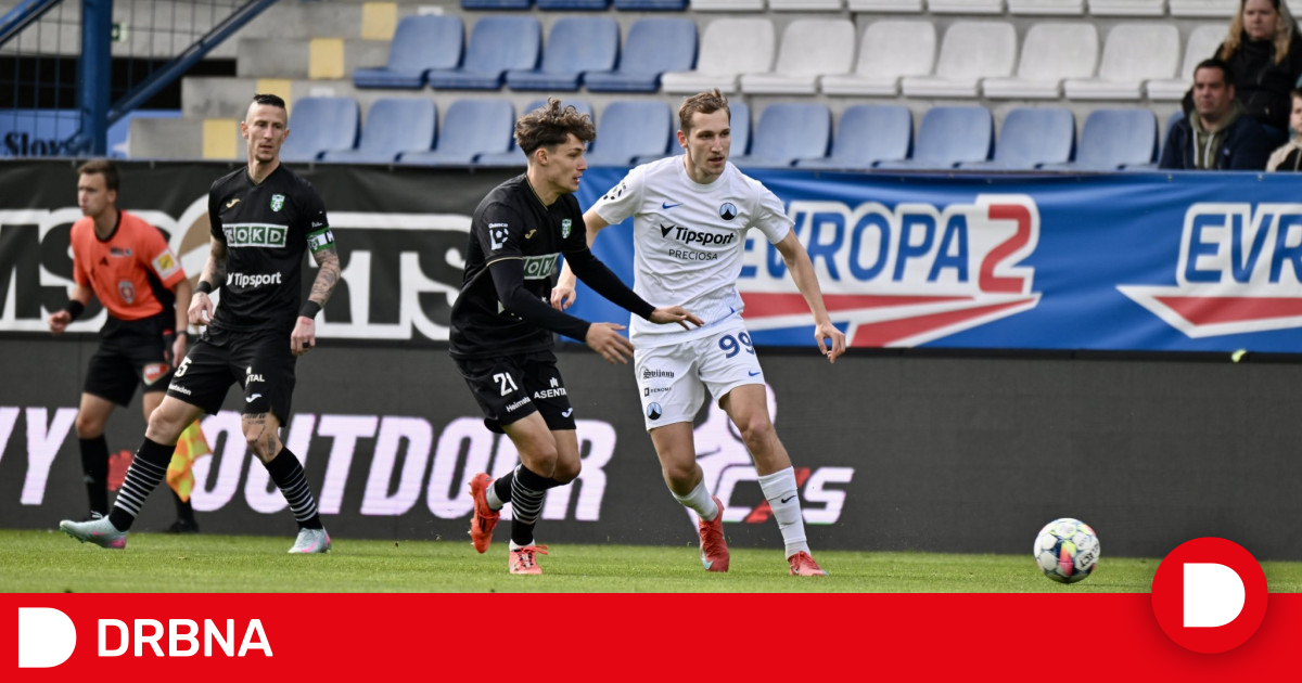 Slovan nezvládl utkání s Karvinou, pohrál 2:3. Skupinu o titul si nezahraje